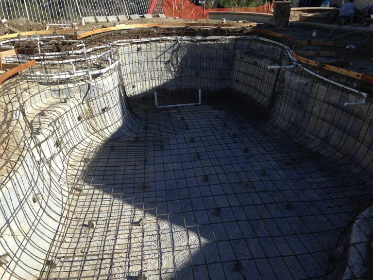 4 Reasons Why Fall Pool Remodeling Makes Sense | Alan Smith Pools